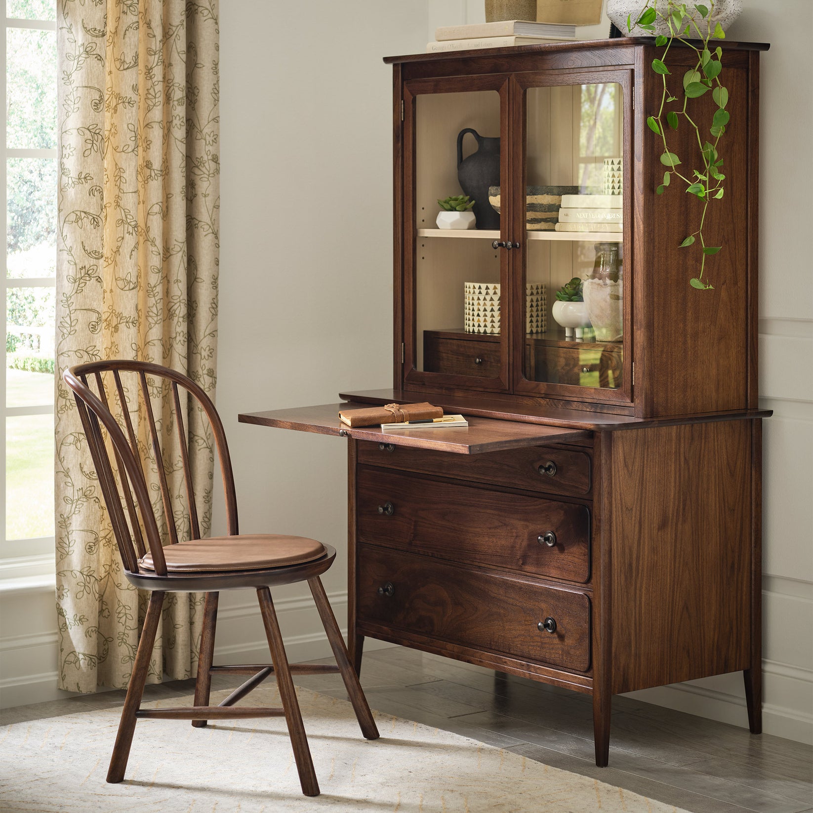 Hudson Valley Chest with Pullout Desk – Stickley