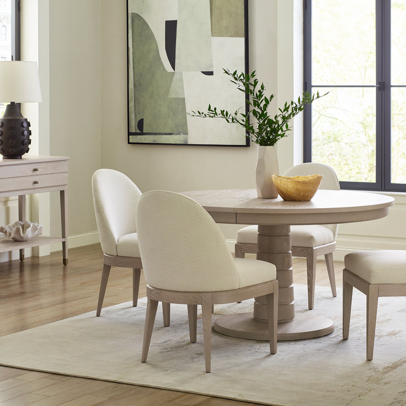 Maidstone Round Pedestal Table – Stickley